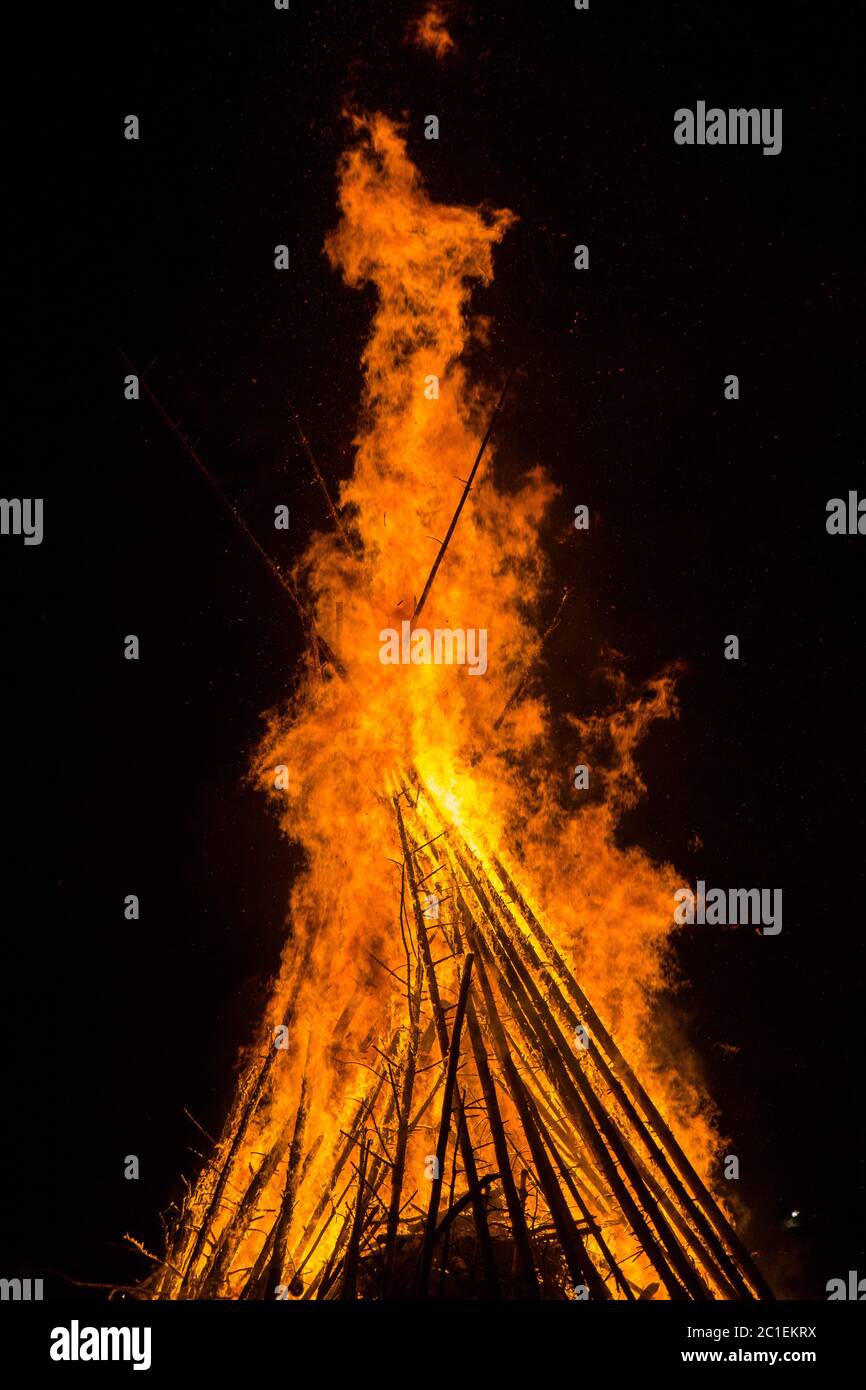 Solstice celebrations hi-res stock photography and images - Alamy