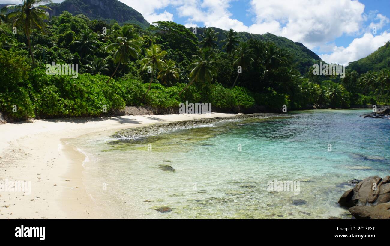 amazing tropical landscape on the seychelles islands Stock Photo - Alamy