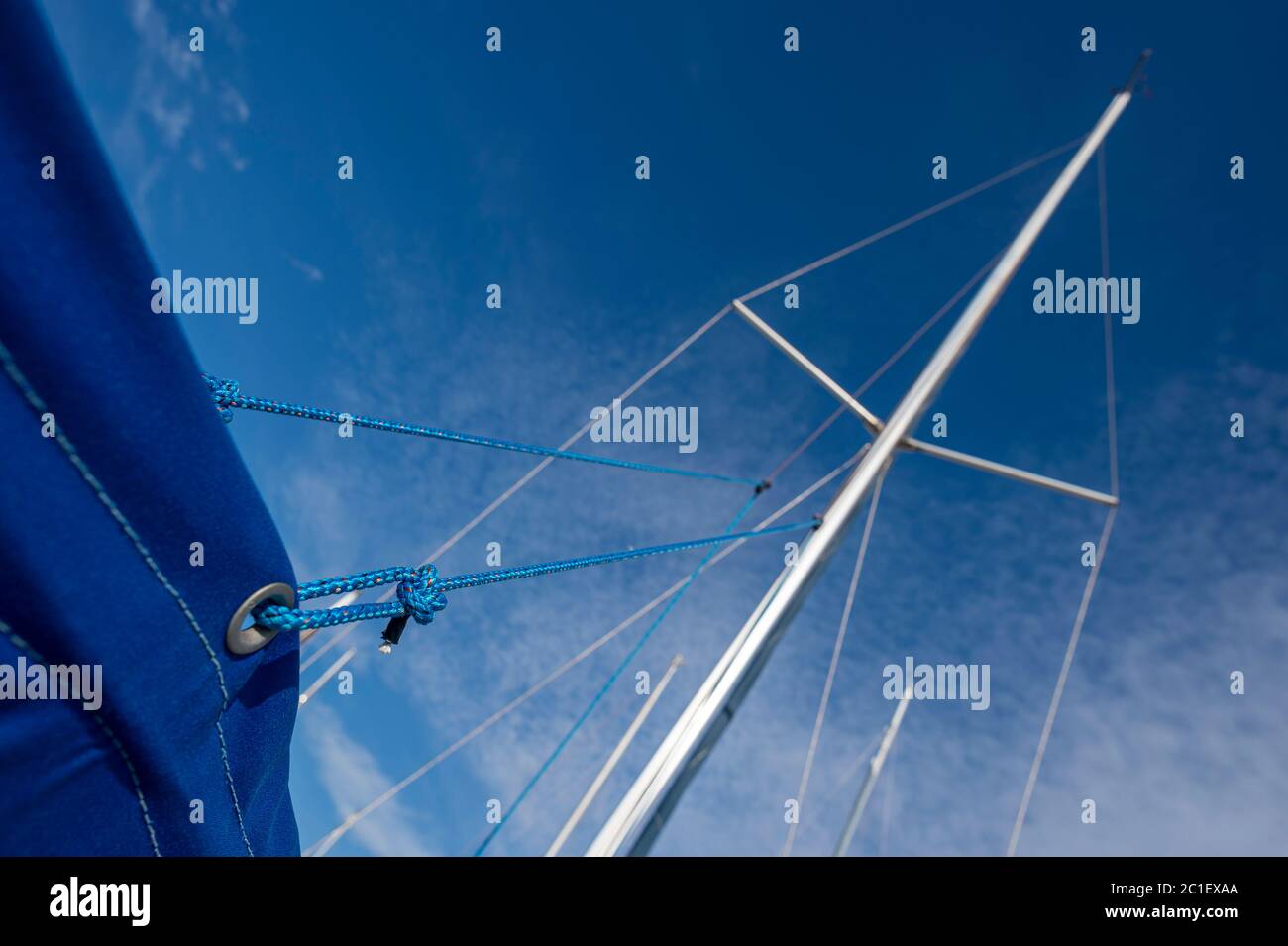 Mast rigging hi-res stock photography and images - Alamy