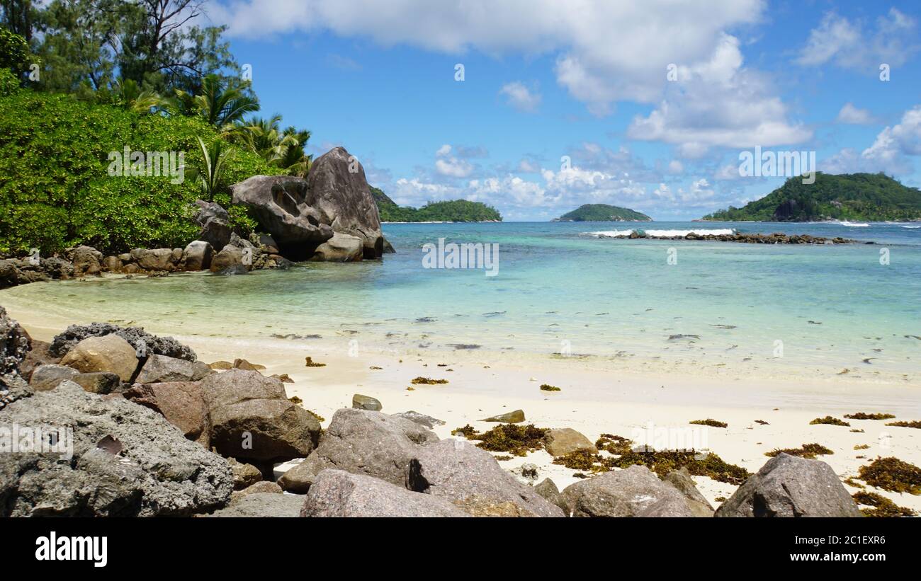amazing tropical landscape on the seychelles islands Stock Photo - Alamy