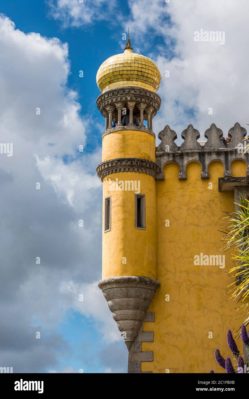 Arabic style tower on one side of the Palacio da Pena Stock Photo - Alamy