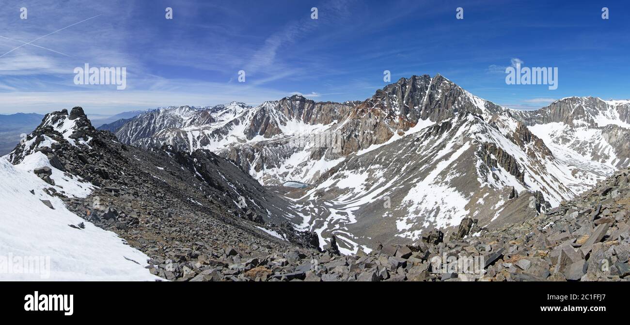 Sierra Nevada mountain panorama including Cardinal and Split Mountains ...