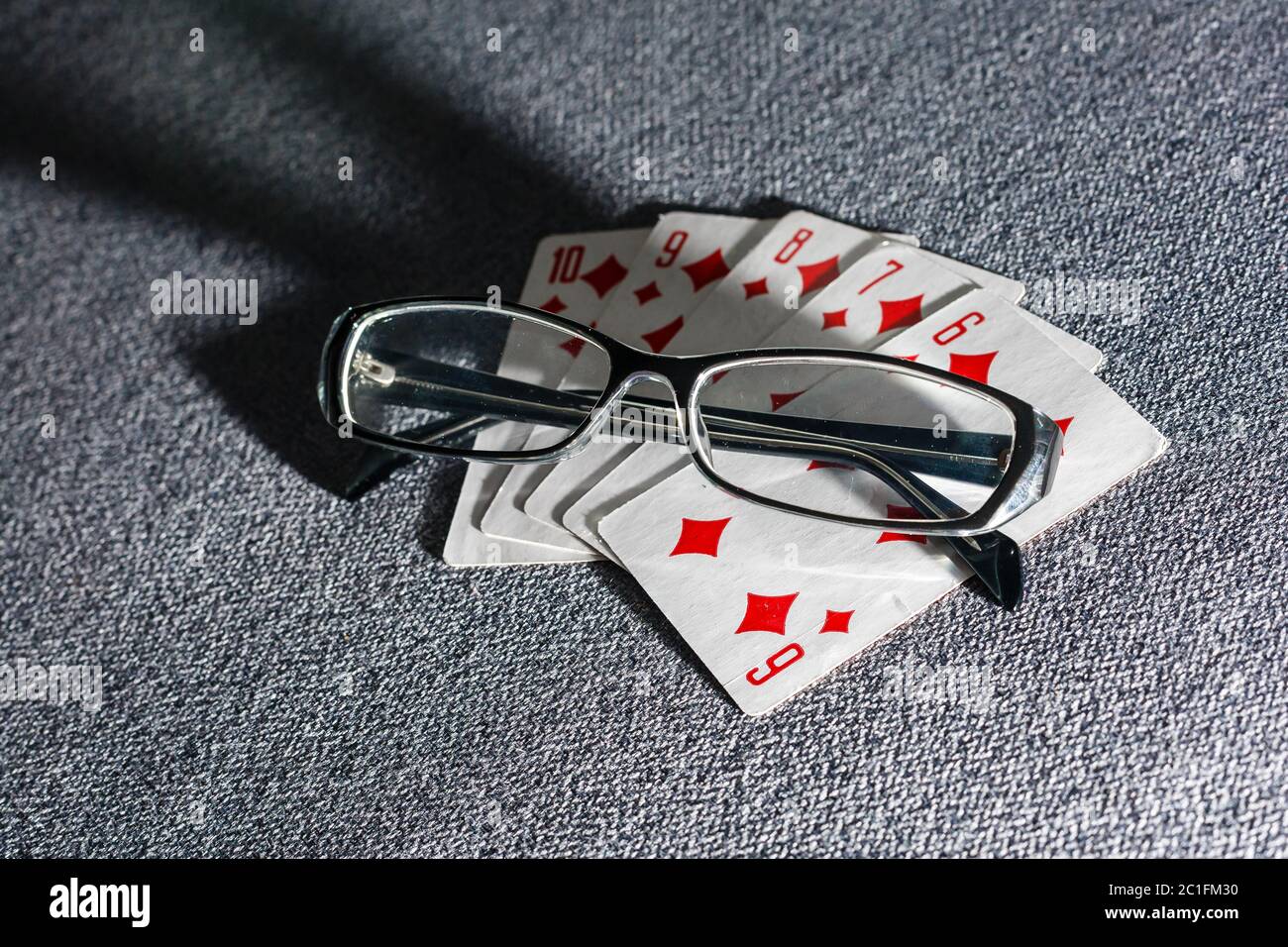 glasses playing cards Stock Photo - Alamy