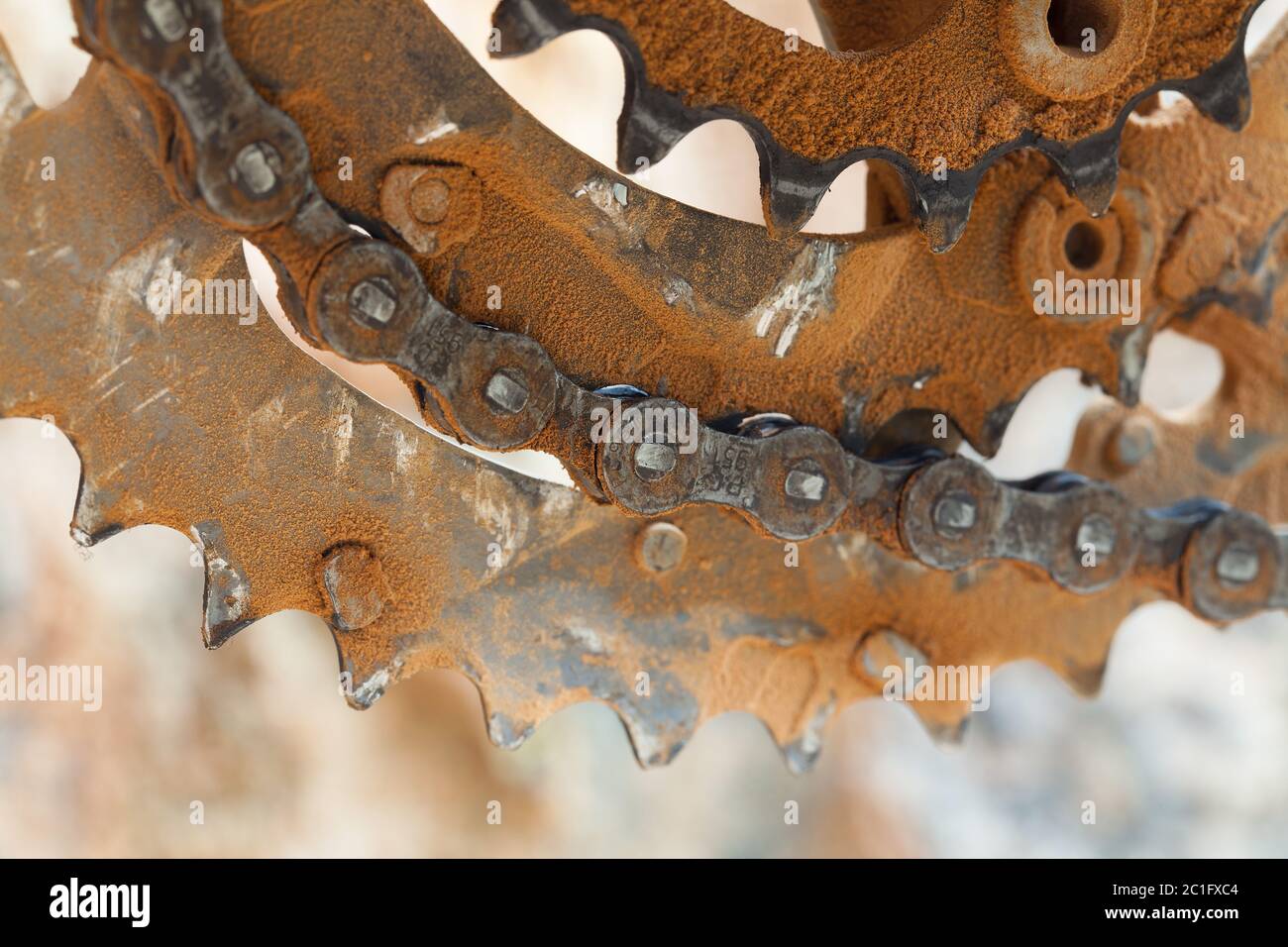Mud dirty ring chain and chain in a mountain bike Stock Photo - Alamy