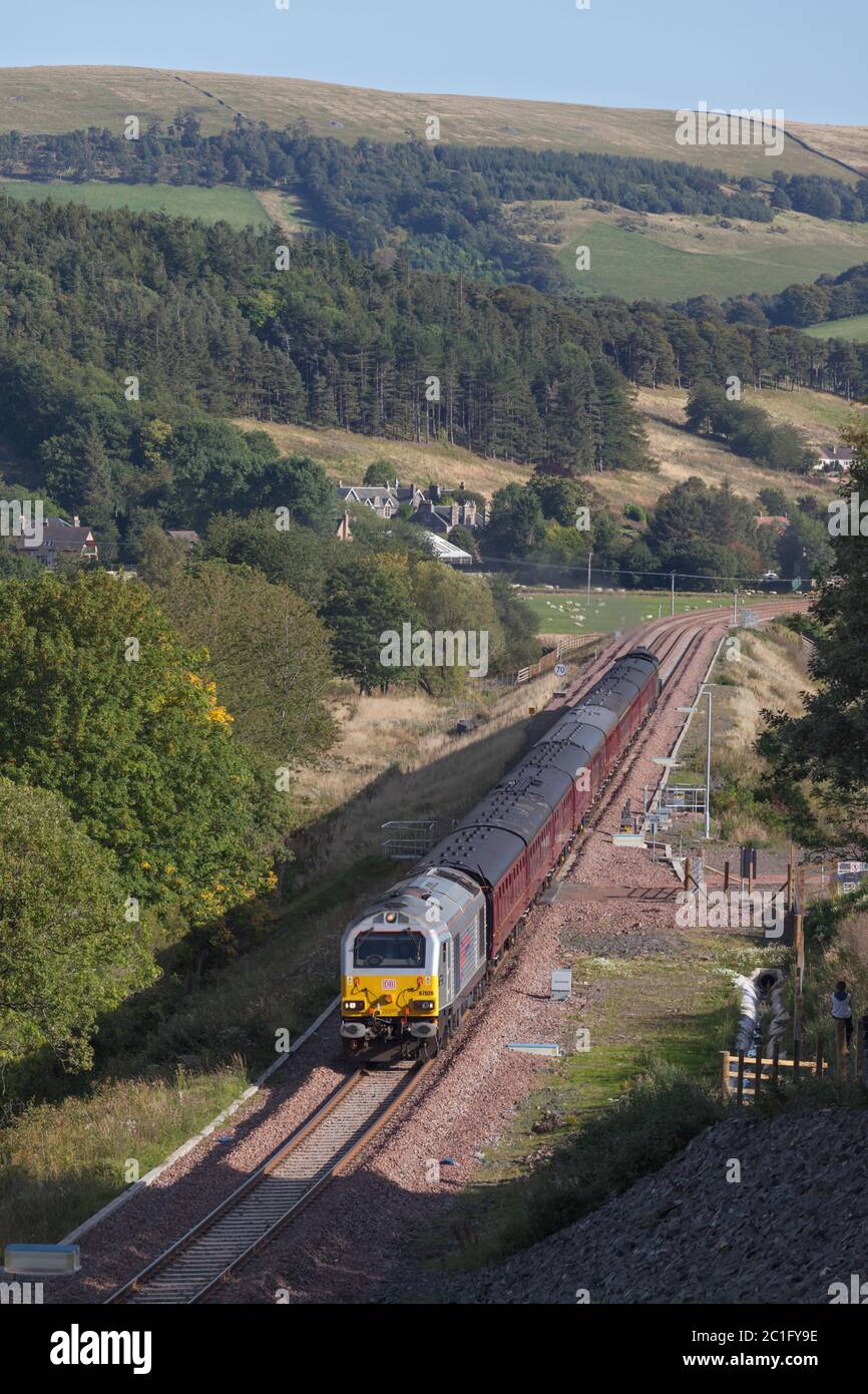 DB cargo class 67 diesel locomotive 67029 Diamond Jubilee departing ...