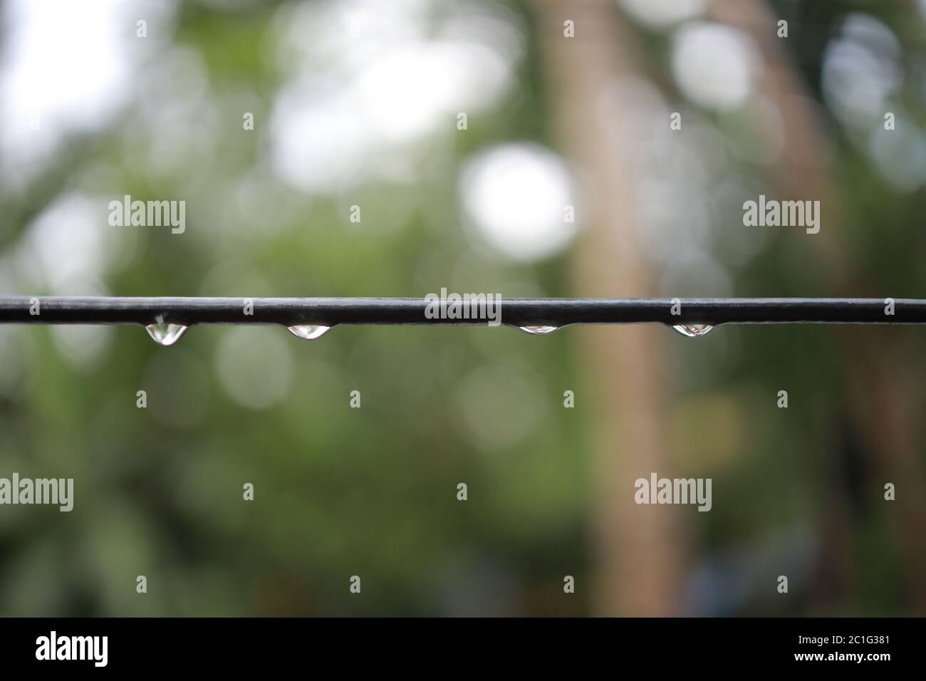 Rain drops in slow motion hi-res stock photography and images - Alamy