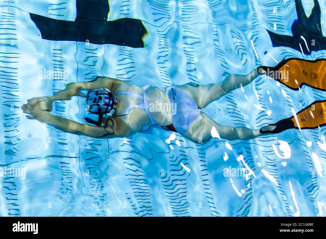 Woman apnea underwater hi-res stock photography and images - Alamy