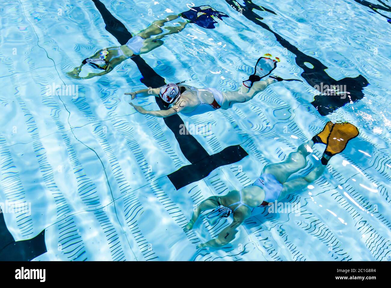 Woman apnea underwater hi-res stock photography and images - Alamy