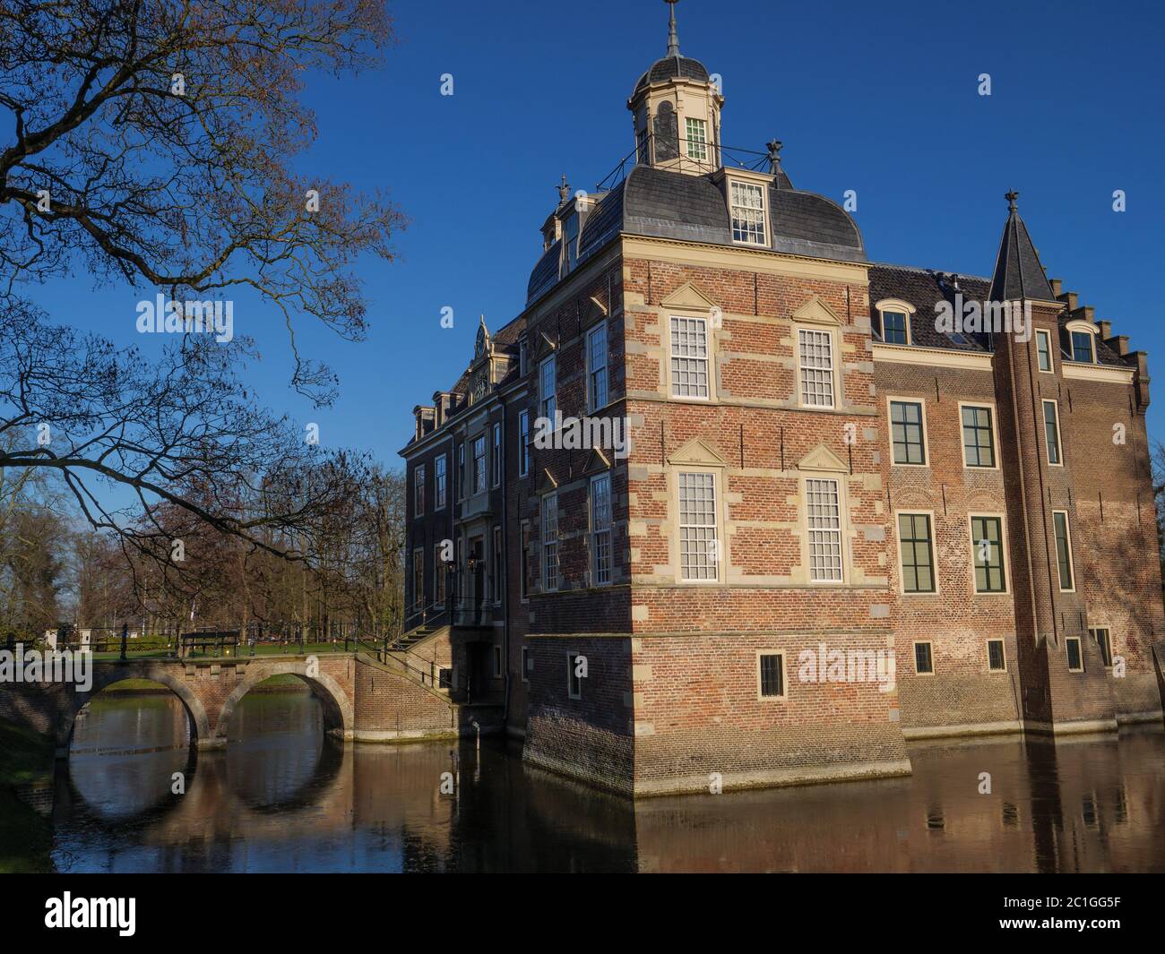 the castle of ruurlo in the netherlands Stock Photo - Alamy