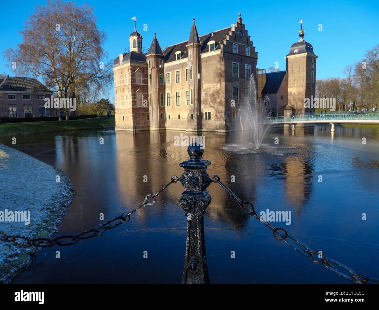 the castle of ruurlo in the netherlands Stock Photo - Alamy