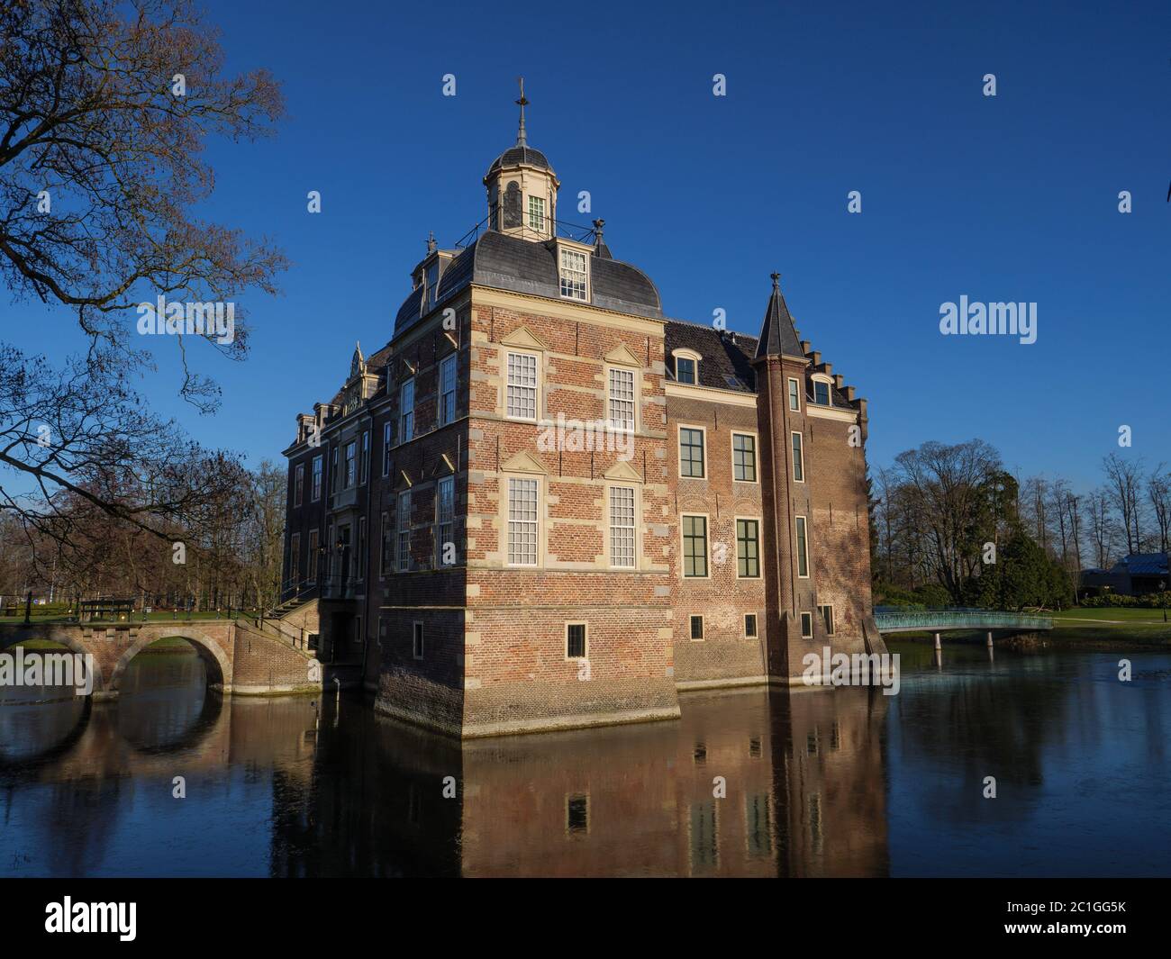 the castle of ruurlo in the netherlands Stock Photo - Alamy