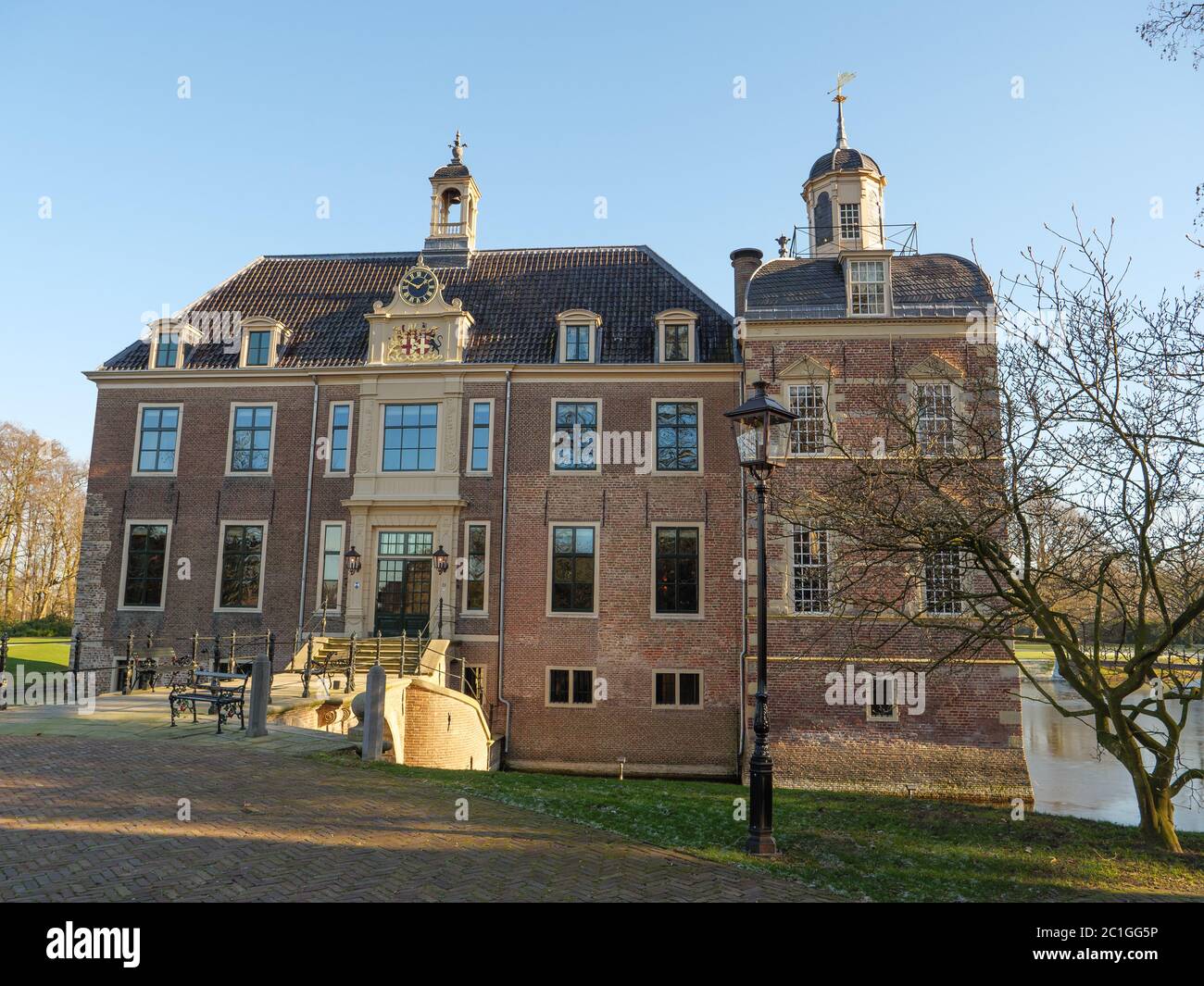 the castle of ruurlo in the netherlands Stock Photo - Alamy