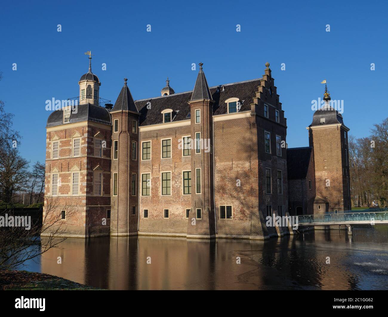 the castle of ruurlo in the netherlands Stock Photo - Alamy