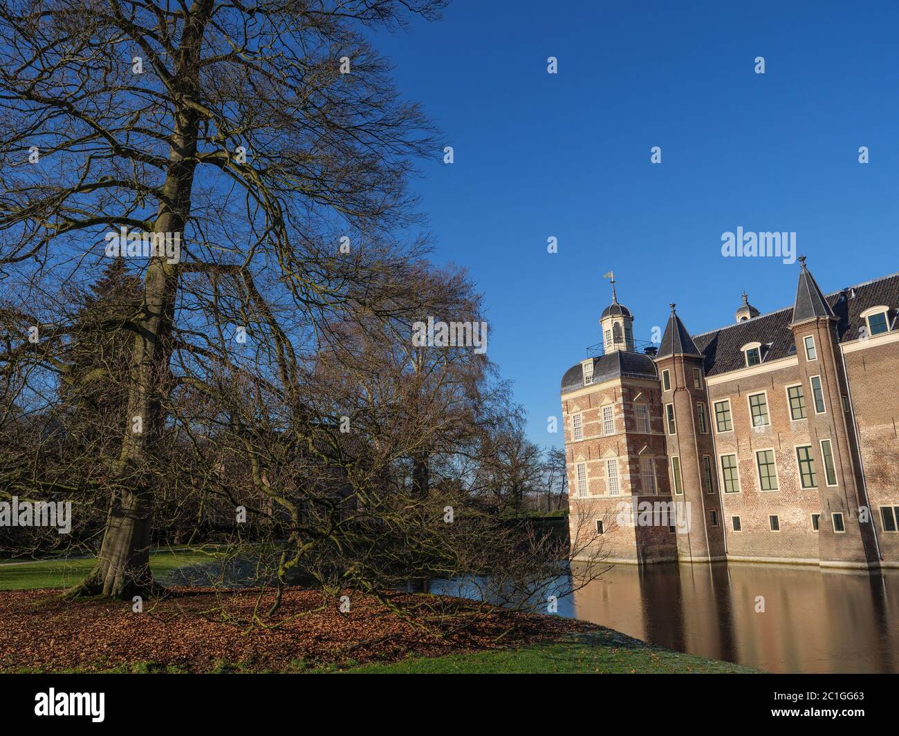 the castle of ruurlo in the netherlands Stock Photo - Alamy