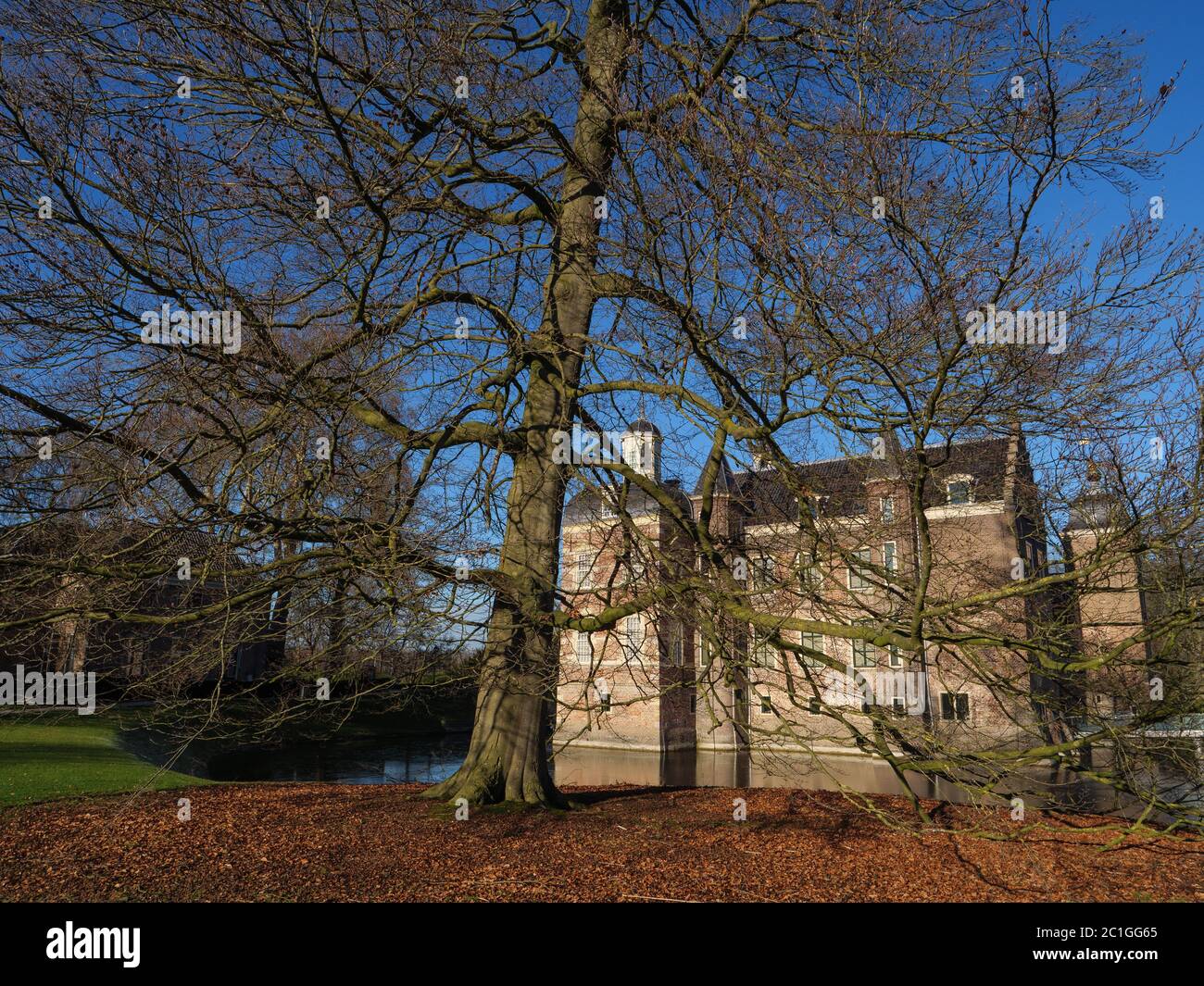 the castle of ruurlo in the netherlands Stock Photo - Alamy