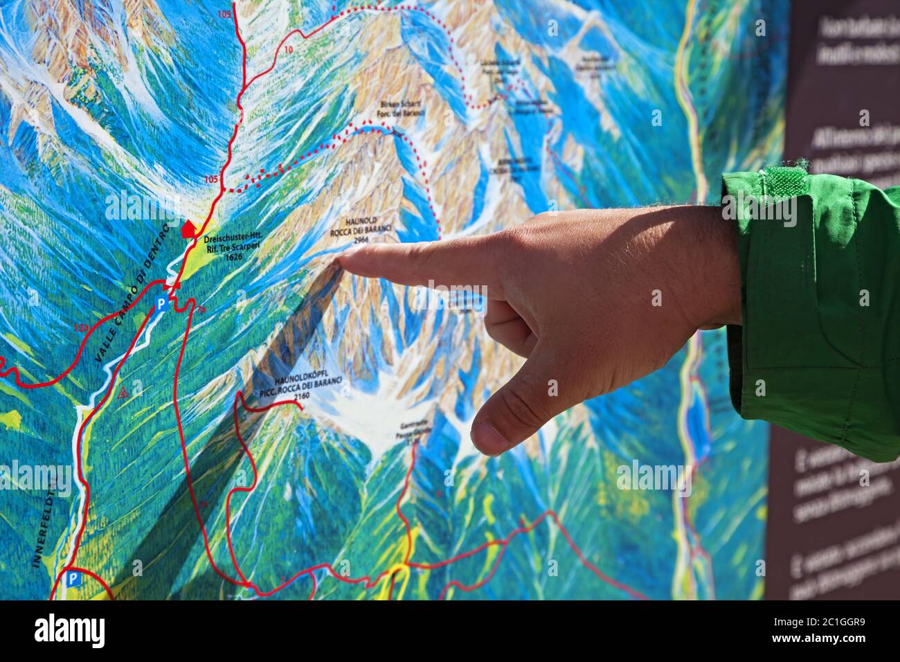 Finger pointing on map hi-res stock photography and images - Alamy