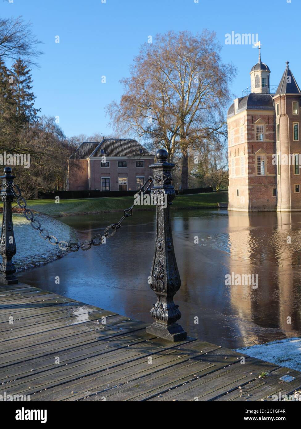 The castle of ruurlo in the netherlands Stock Photo - Alamy