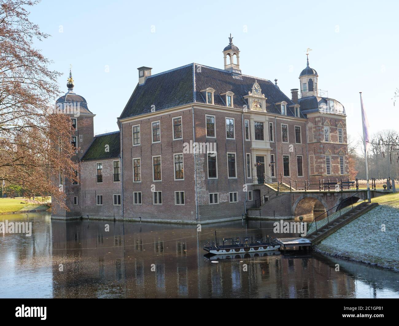 The castle of ruurlo in the netherlands Stock Photo - Alamy