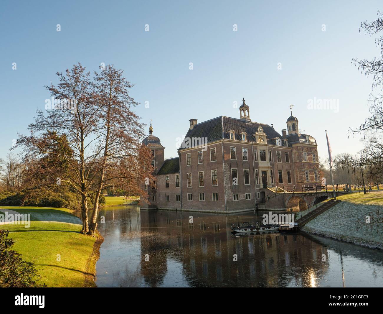 The castle of ruurlo in the netherlands Stock Photo - Alamy
