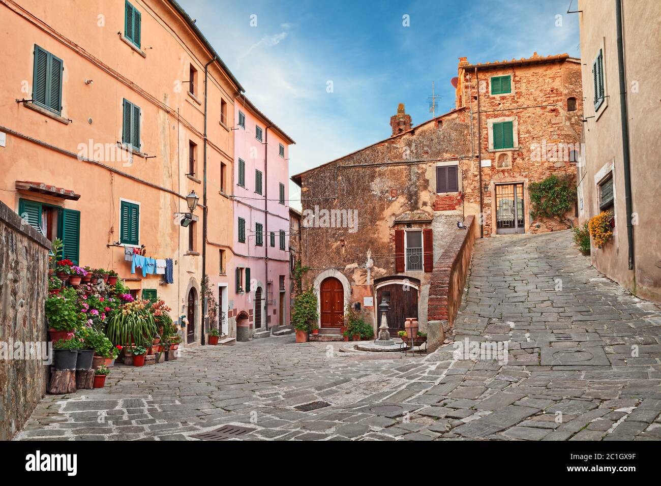 Castagneto Carducci, Leghorn, Tuscany, Italy: ancient corner in the old ...