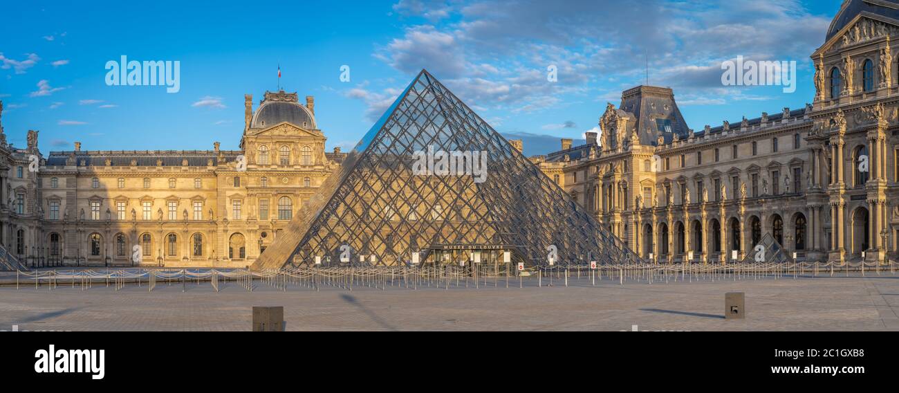 Louvre museum courtyard sculptures hi-res stock photography and images ...