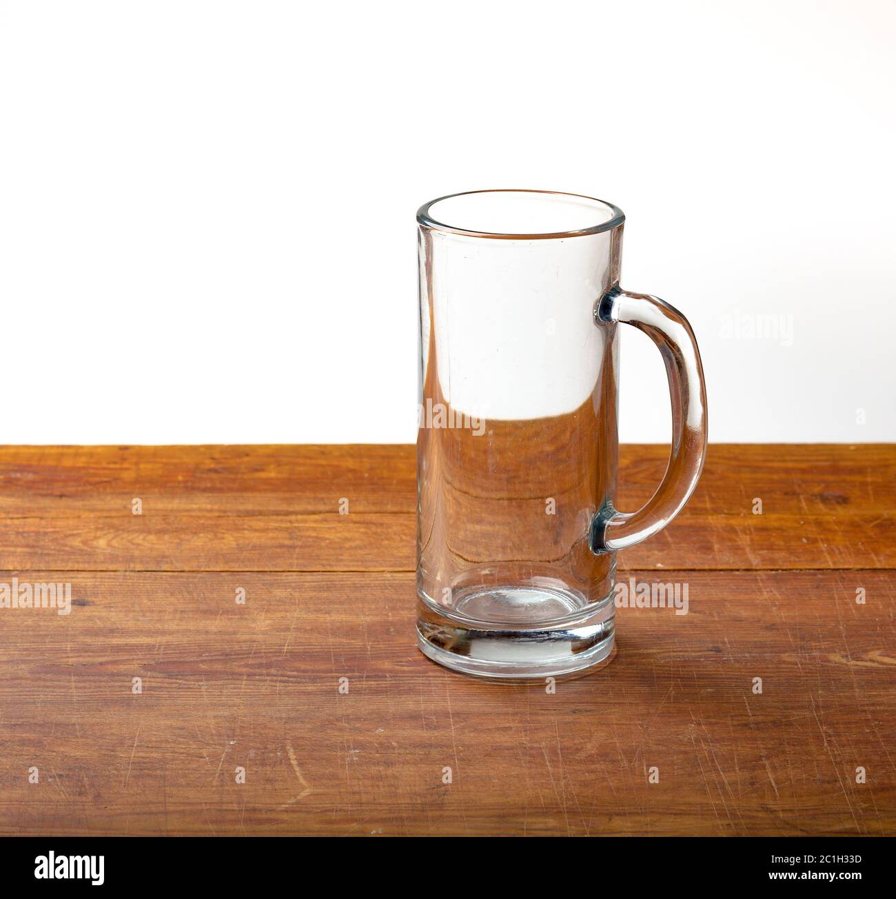 Old pub glassw hi-res stock photography and images - Alamy