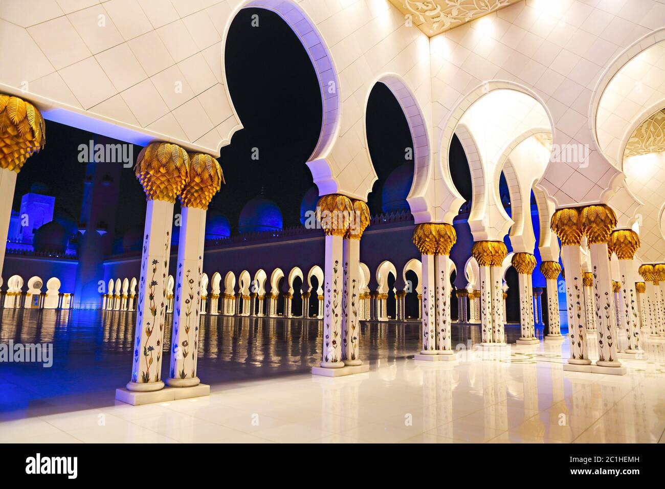 Sheikh Zayed Mosque at night. United Arab Emirates Stock Photo - Alamy