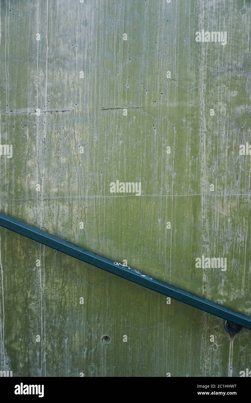 green wall texture Stock Photo - Alamy