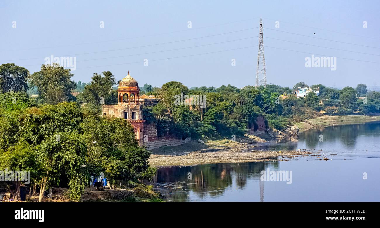 Boat yamuna river hi-res stock photography and images - Alamy