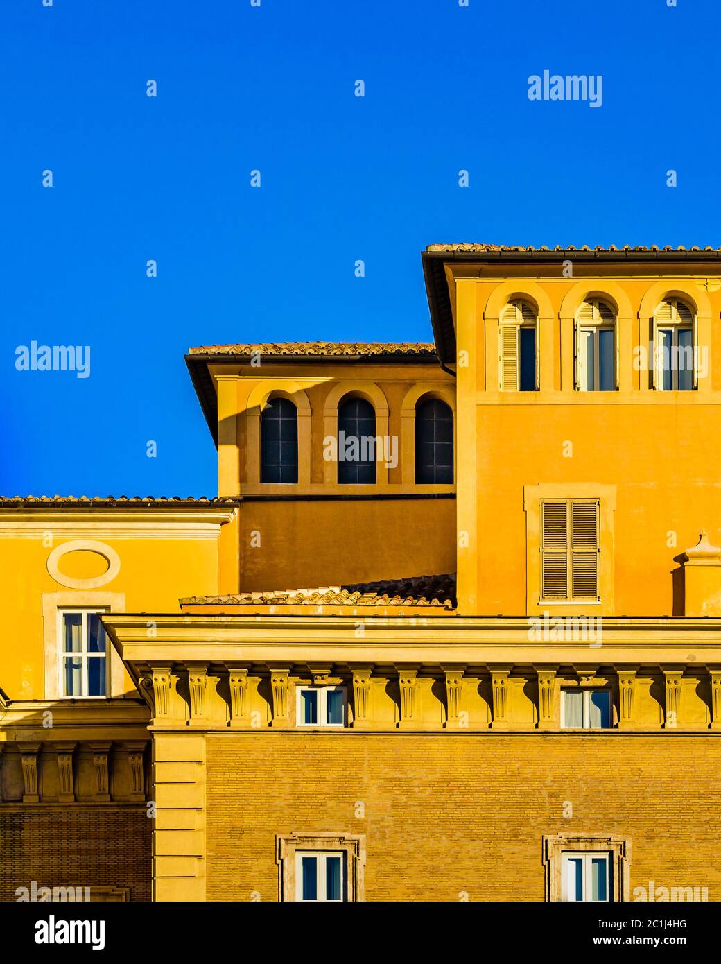 Palazzo facade hi-res stock photography and images - Alamy