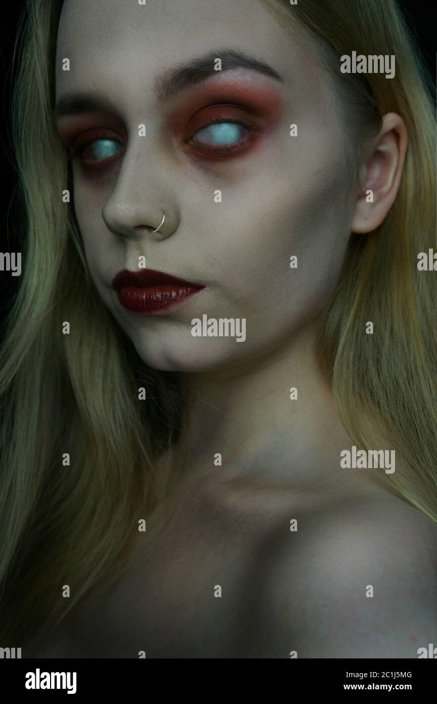 Blind girl hi-res stock photography and images - Alamy