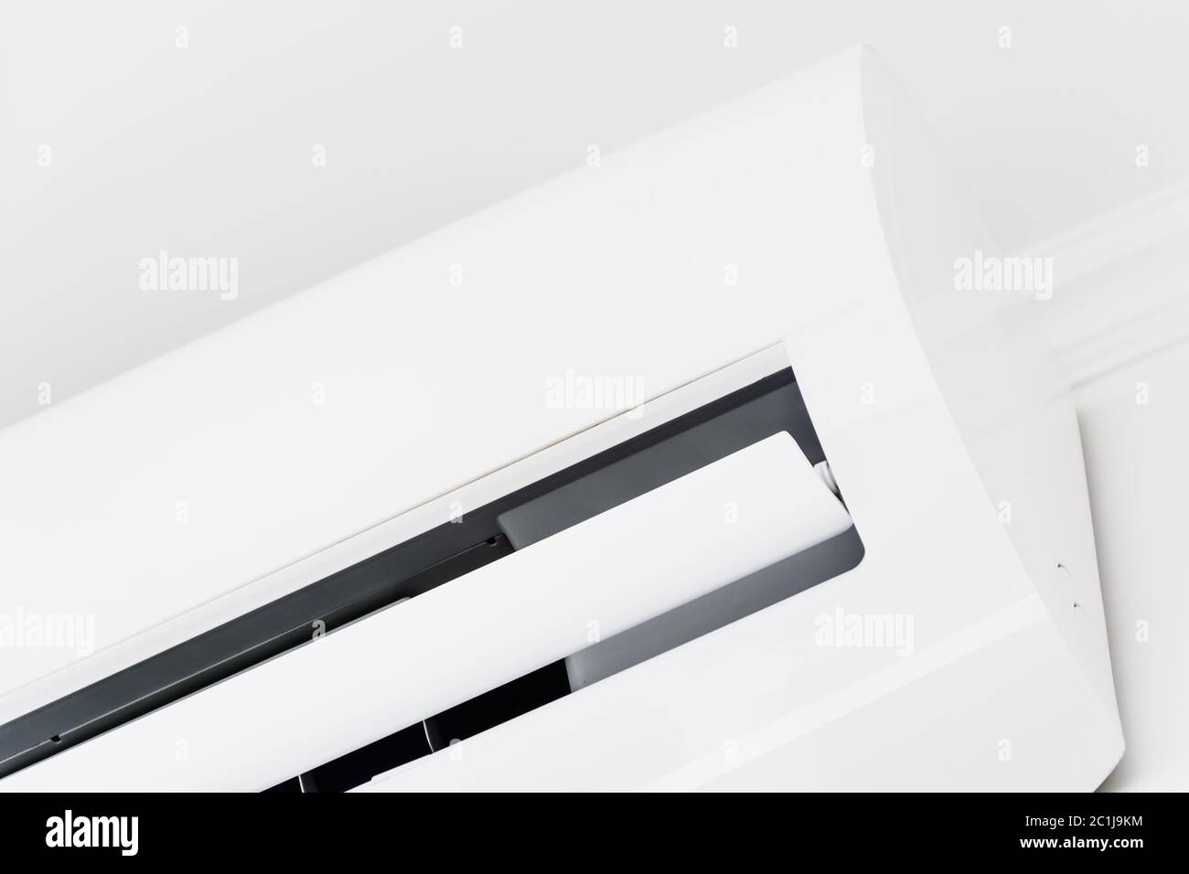 Wall mounted air conditioning unit hi-res stock photography and images ...