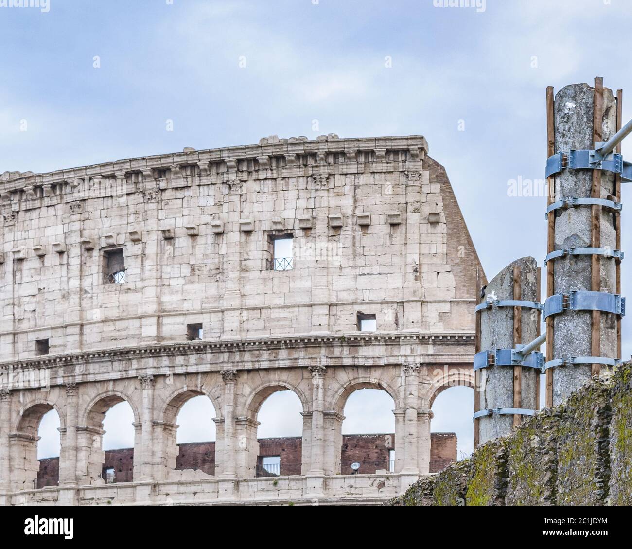 Coliseum exterior hi-res stock photography and images - Alamy