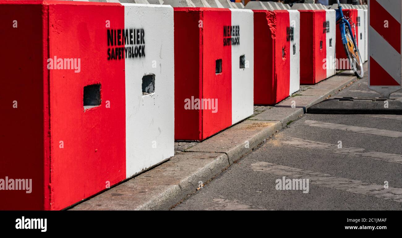 Safetyblock hi-res stock photography and images - Alamy