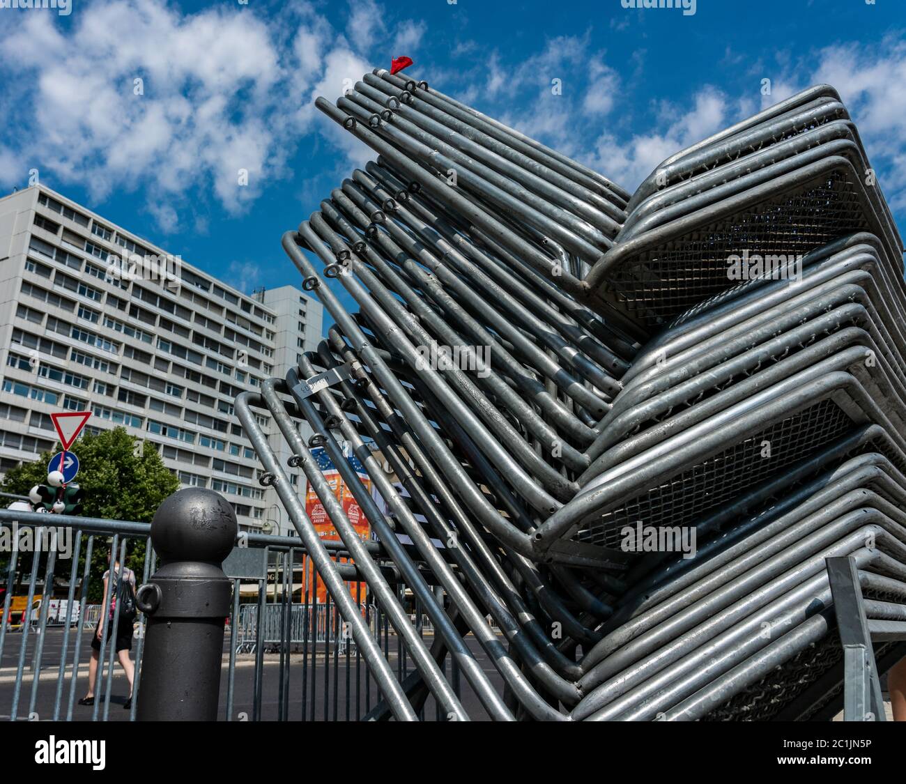 Crash barriers hi-res stock photography and images - Alamy