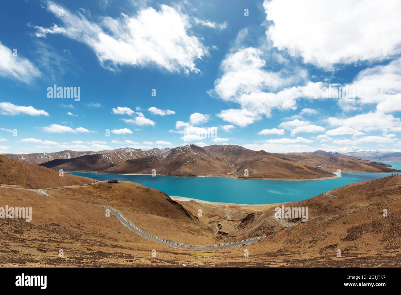 The Yamdrok Yumtso lake Stock Photo - Alamy