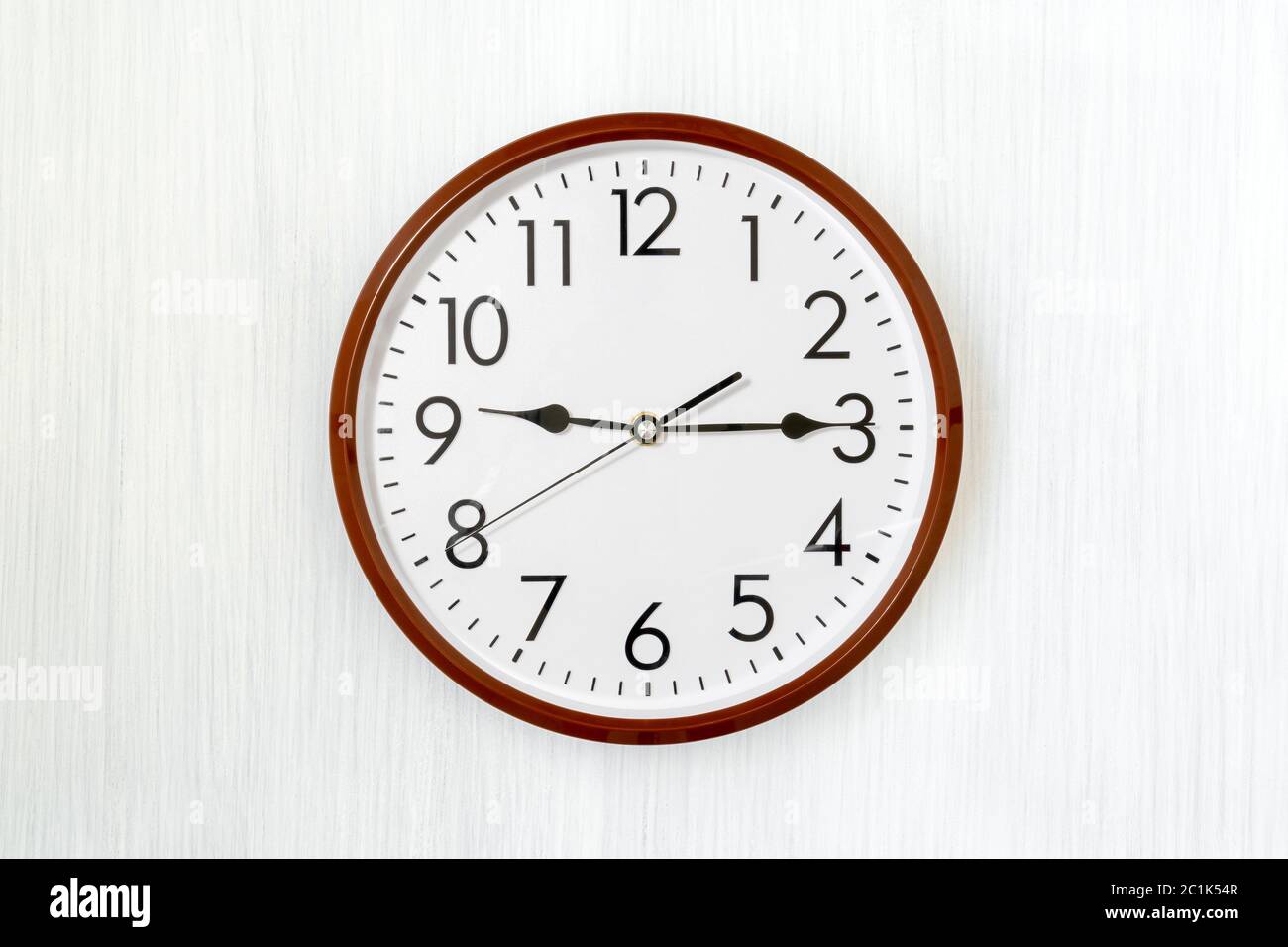 Simple round wall clock hi-res stock photography and images - Alamy