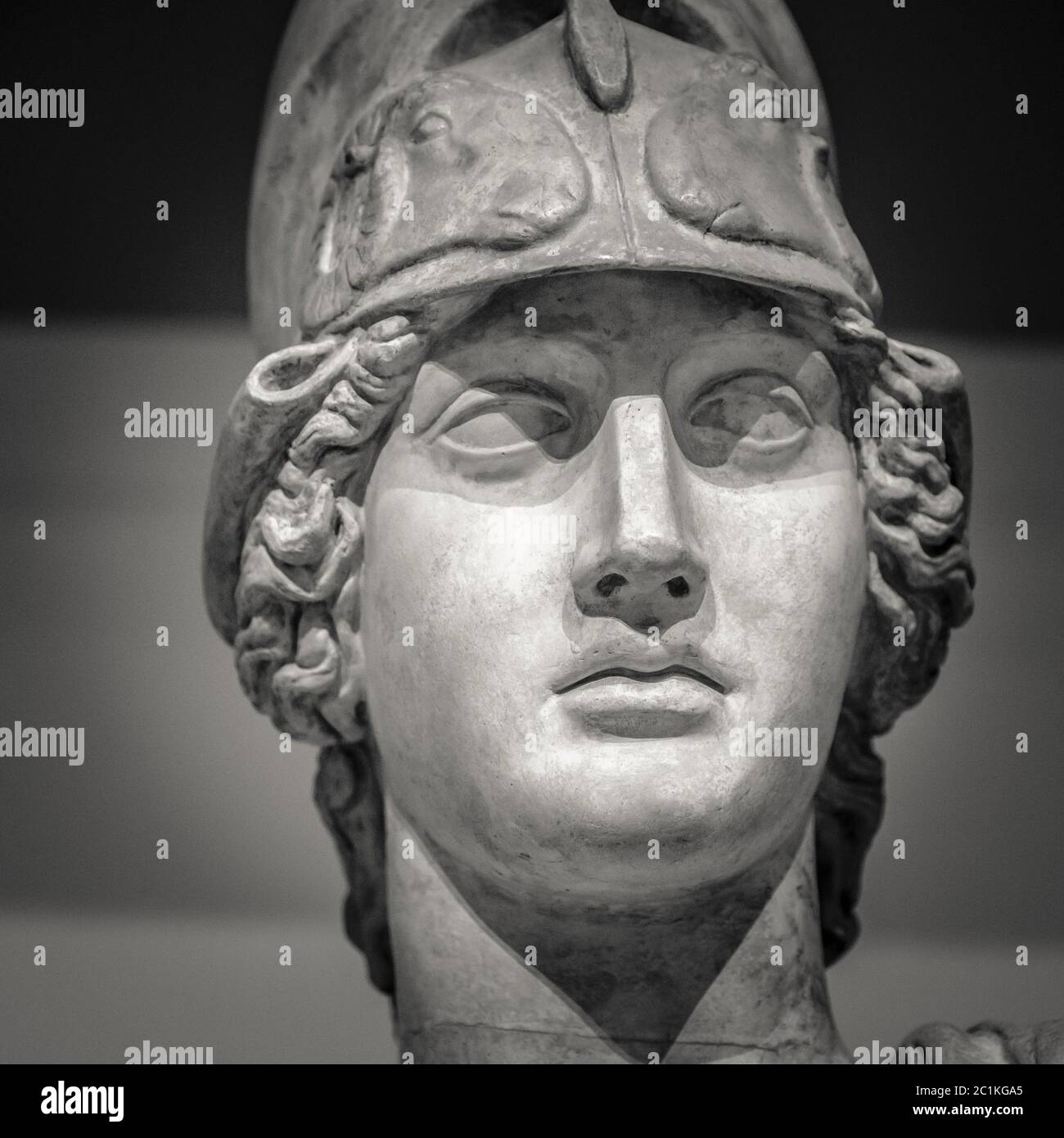 Statue of goddess athena hi-res stock photography and images - Alamy
