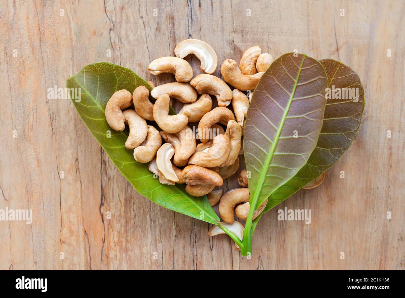 Delicious roasted cashew nuts Stock Photo - Alamy