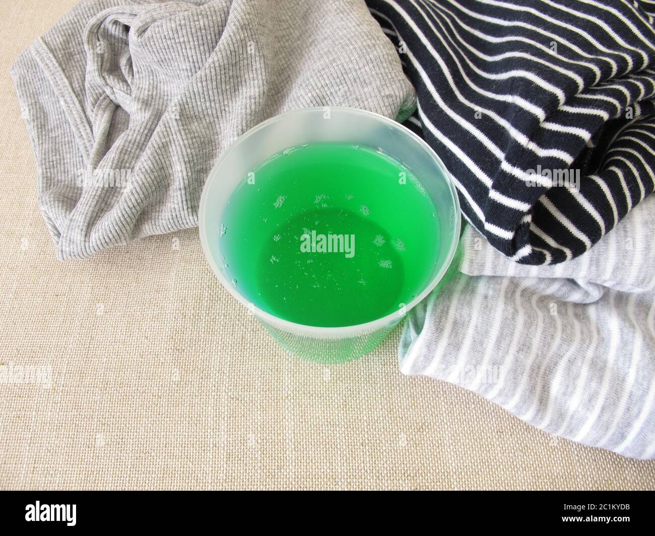 Liquid laundry detergent hi-res stock photography and images - Alamy