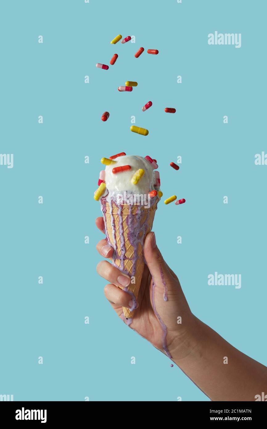 Falling ice cream hi-res stock photography and images - Alamy