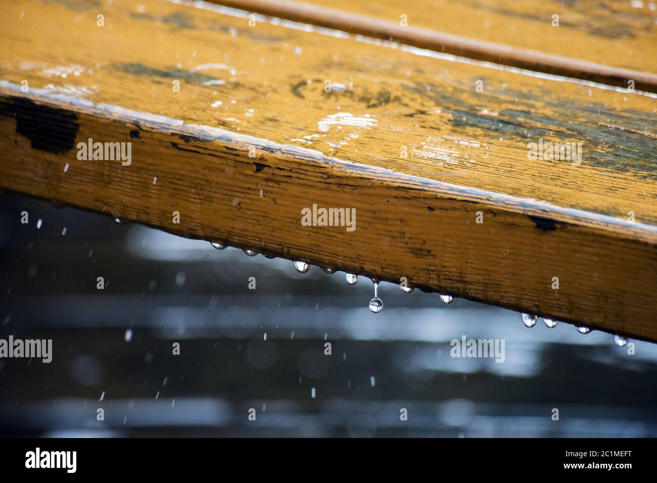 Wet wood plank texture water hi-res stock photography and images - Alamy