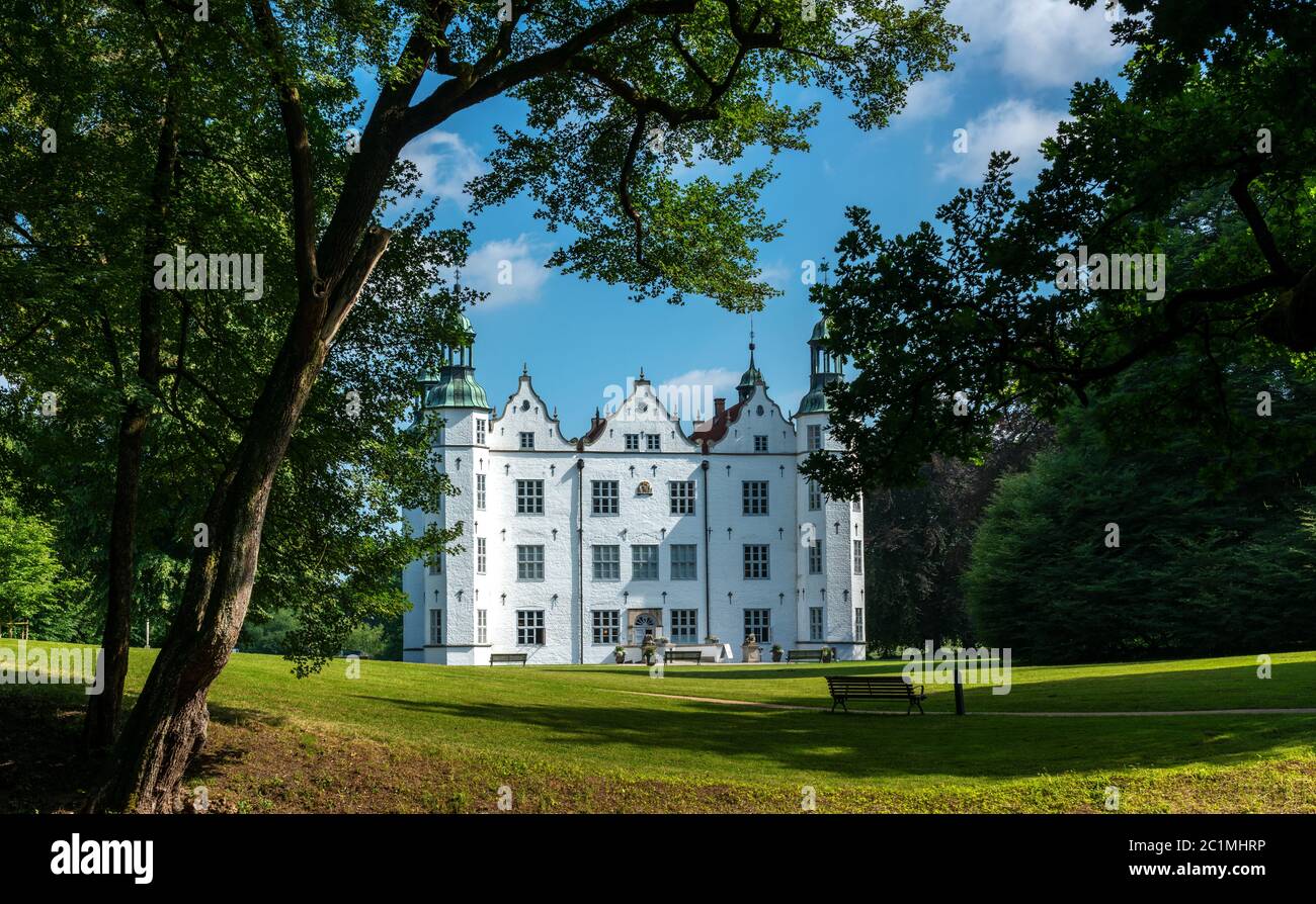Ahrensburg castle ahrensburg schleswig holstein hi-res stock ...
