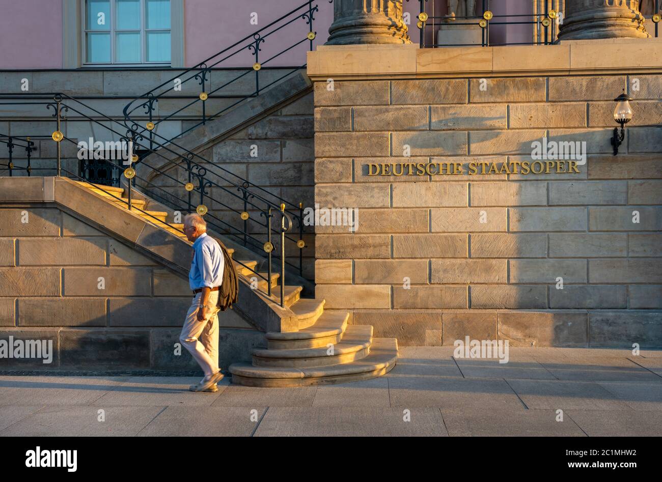 Opera berlin hi-res stock photography and images - Alamy