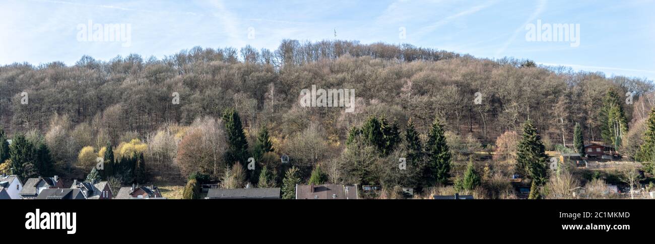 Wooded hill hi-res stock photography and images - Alamy