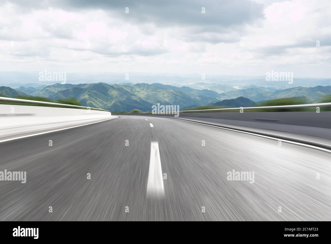 Side of highway perspective hi-res stock photography and images - Alamy