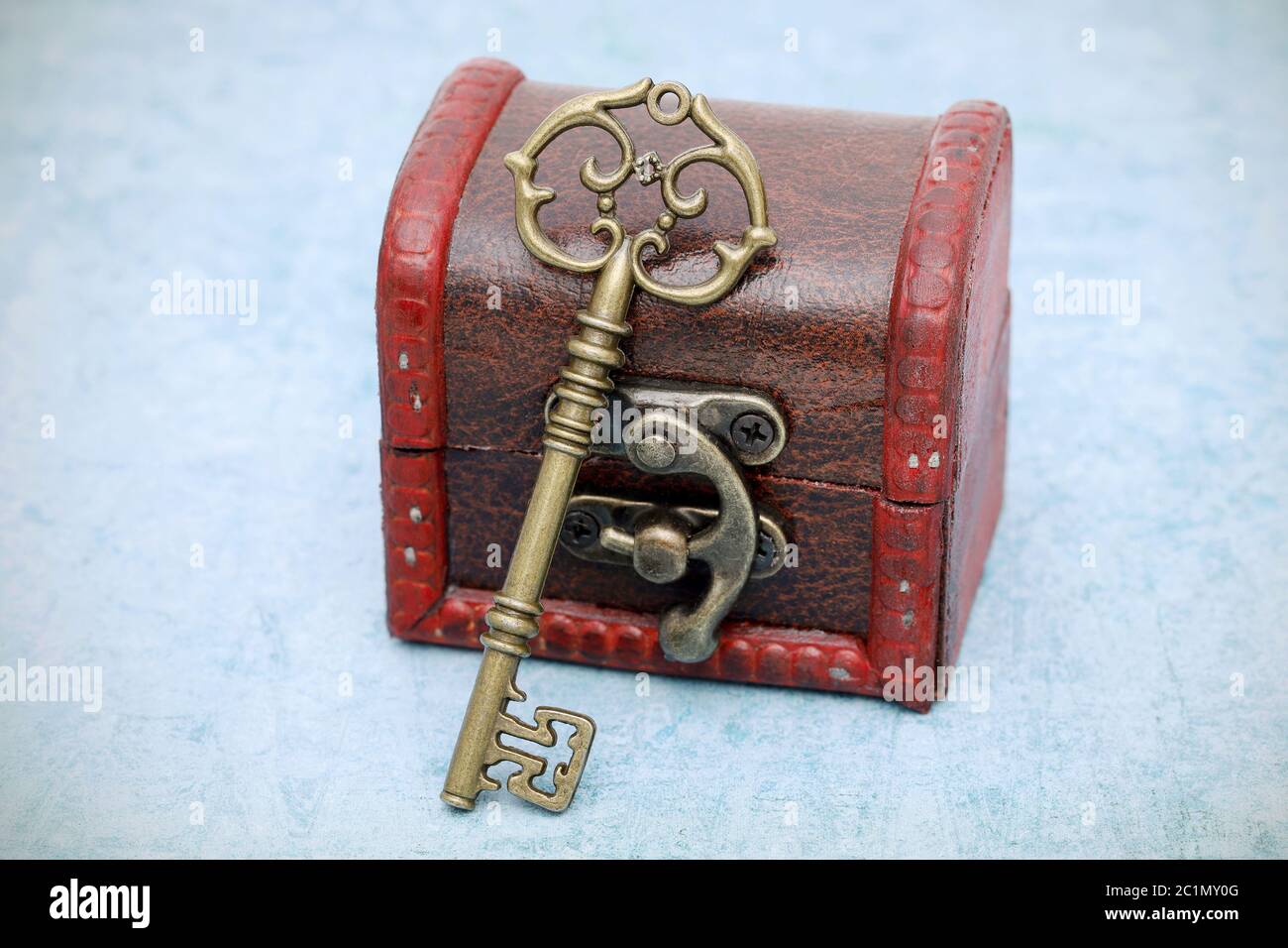 Chest key hi-res stock photography and images - Alamy