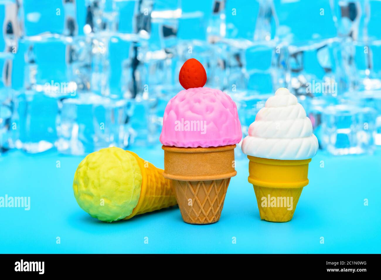 Ice cream cone dummy hi-res stock photography and images - Alamy