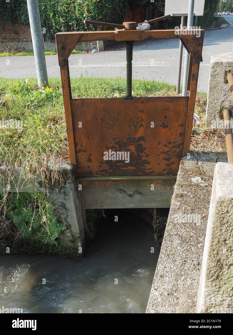 ditch sluice gate Stock Photo - Alamy