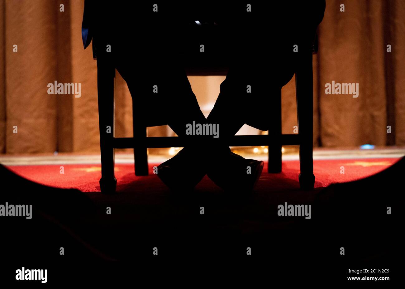 America legs crossed hi-res stock photography and images - Alamy